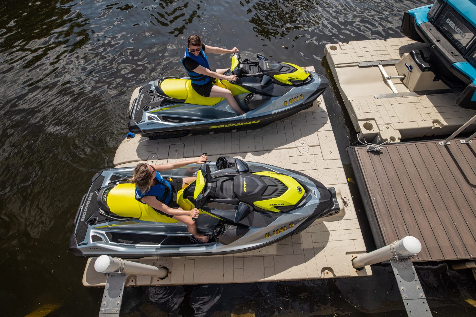 Wave Armor Docks in Canada - Dock Stop